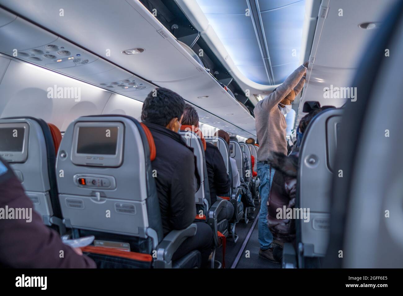 Airplane corridor hi-res stock photography and images - Alamy