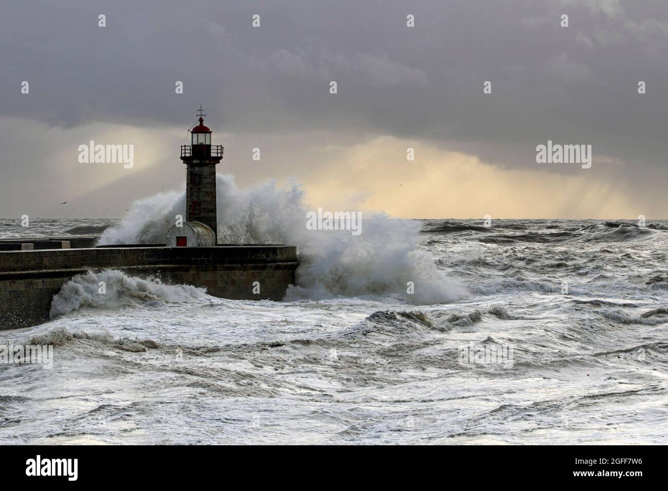 Wave splash sunset porto hi-res stock photography and images - Alamy