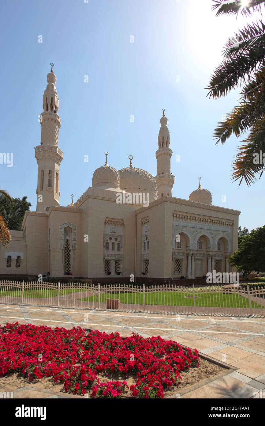 Jumeirah grand mosque hi-res stock photography and images - Alamy