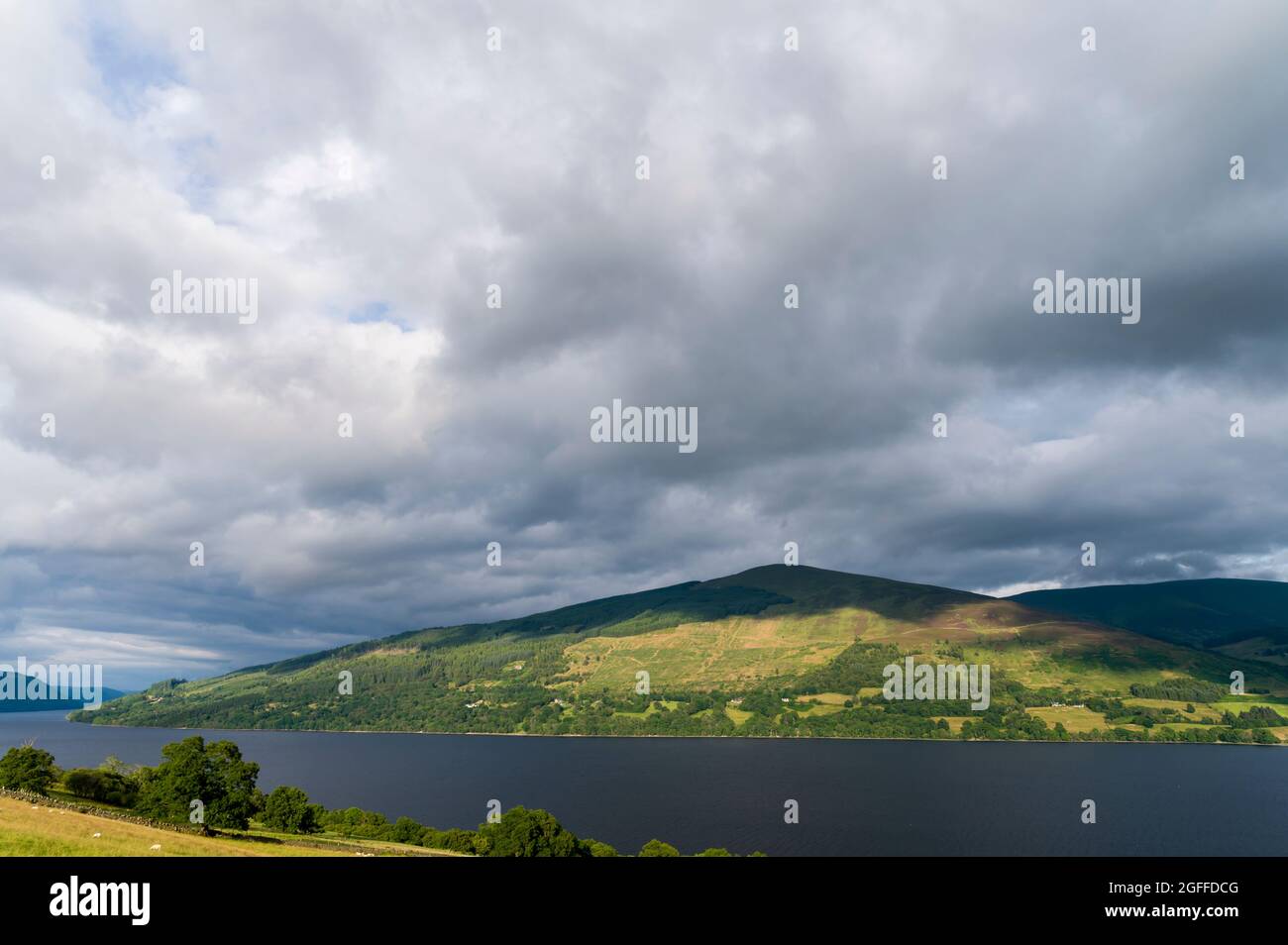 Scottish mountains in mist hi-res stock photography and images - Alamy