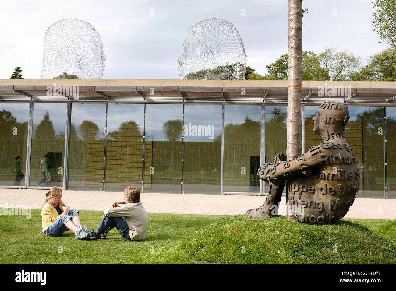 Family picnic boy girl art hi-res stock photography and images - Alamy