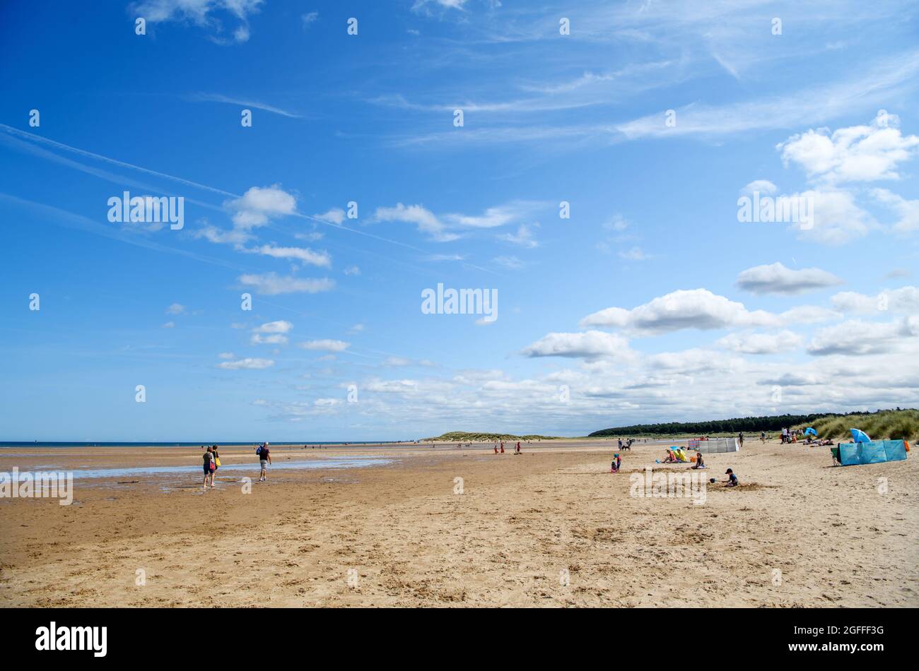 Holkham beach norfolk hi-res stock photography and images - Alamy