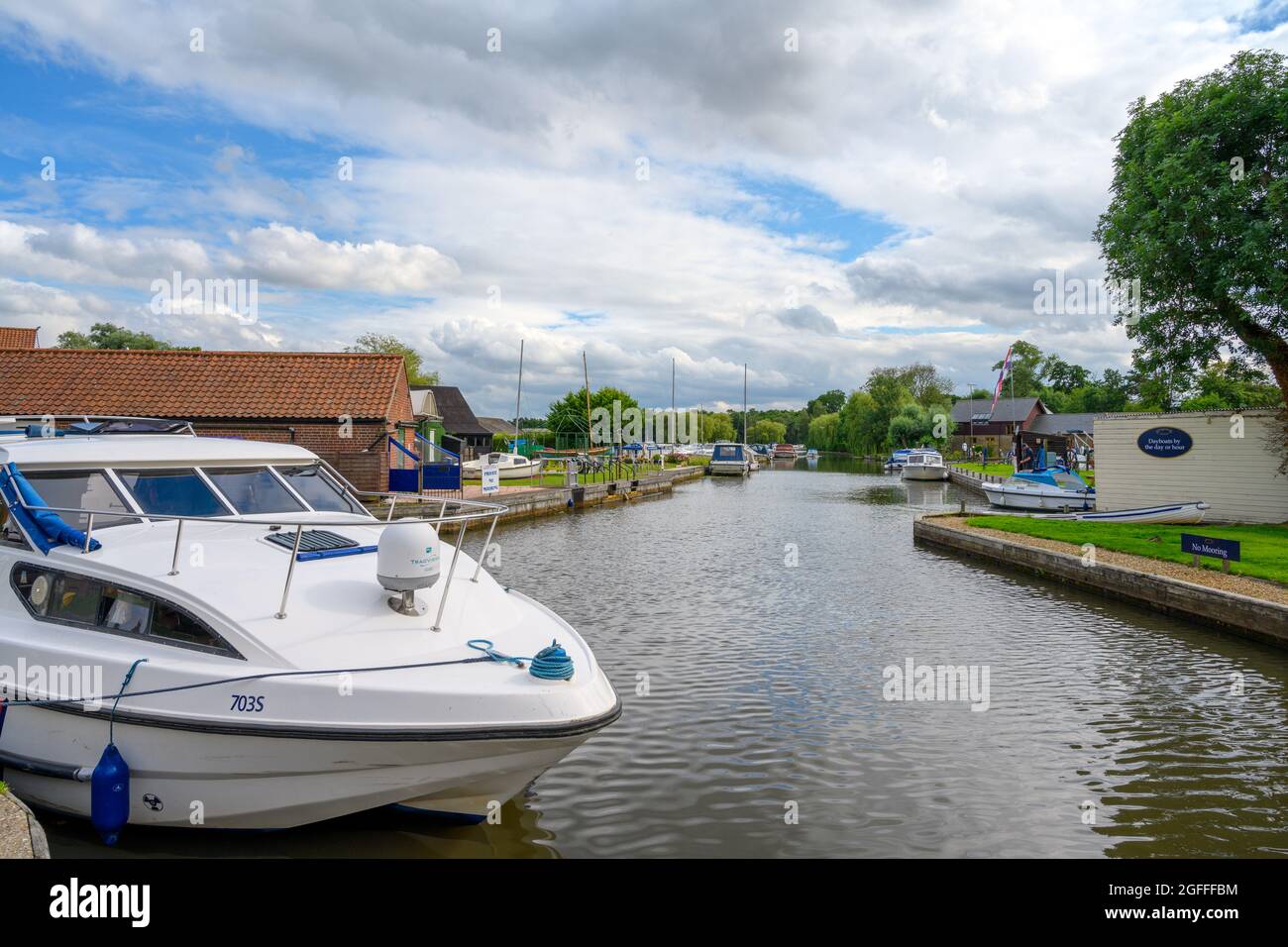 Boats on the River Ant in Stalham, Norfolk Broads, Norfolk, East Anglia ...