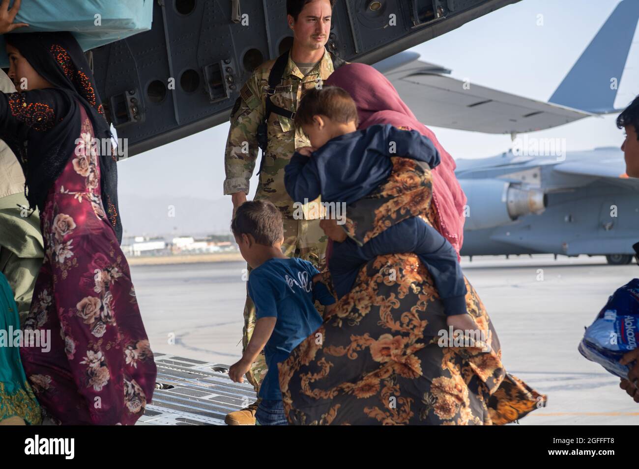 Kabul, Afghanistan. 24th Aug, 2021. A U.S. Air Force airman with the ...