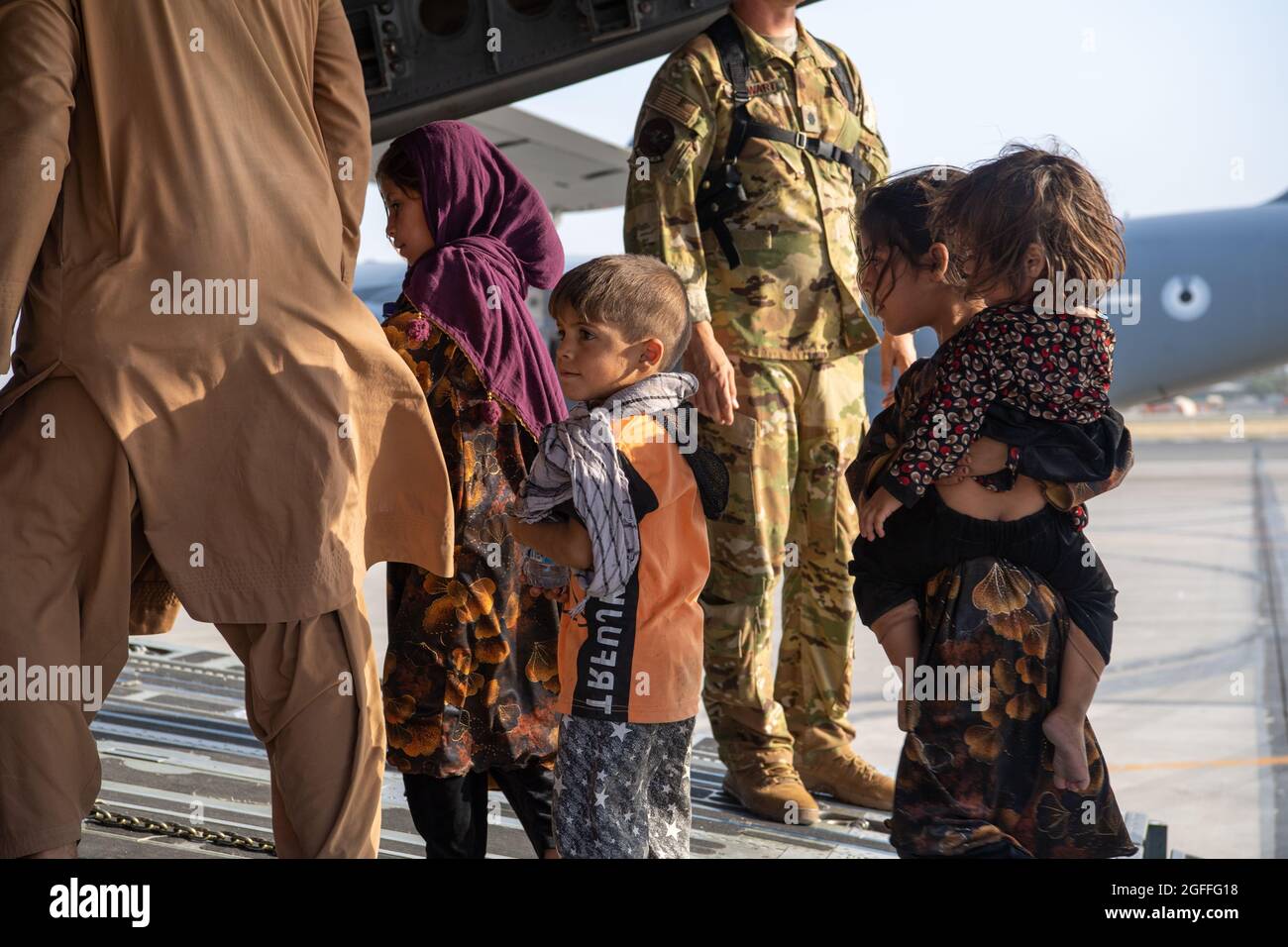 Kabul, Afghanistan. 24th Aug, 2021. A U.S. Air Force airman with the ...