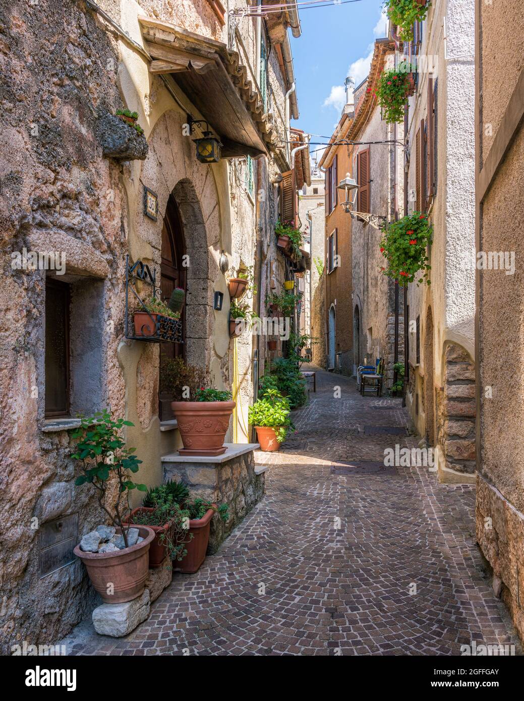 Old italian village hi-res stock photography and images - Alamy