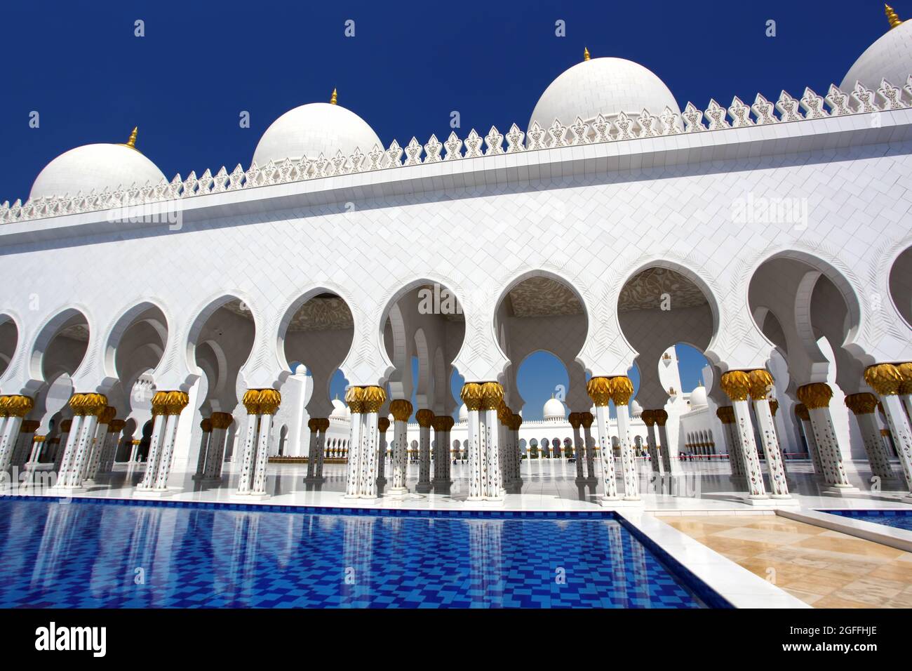 Sheikh Zayed Grand Mosque in Abu Dhabi, United Arab Emirates Stock ...