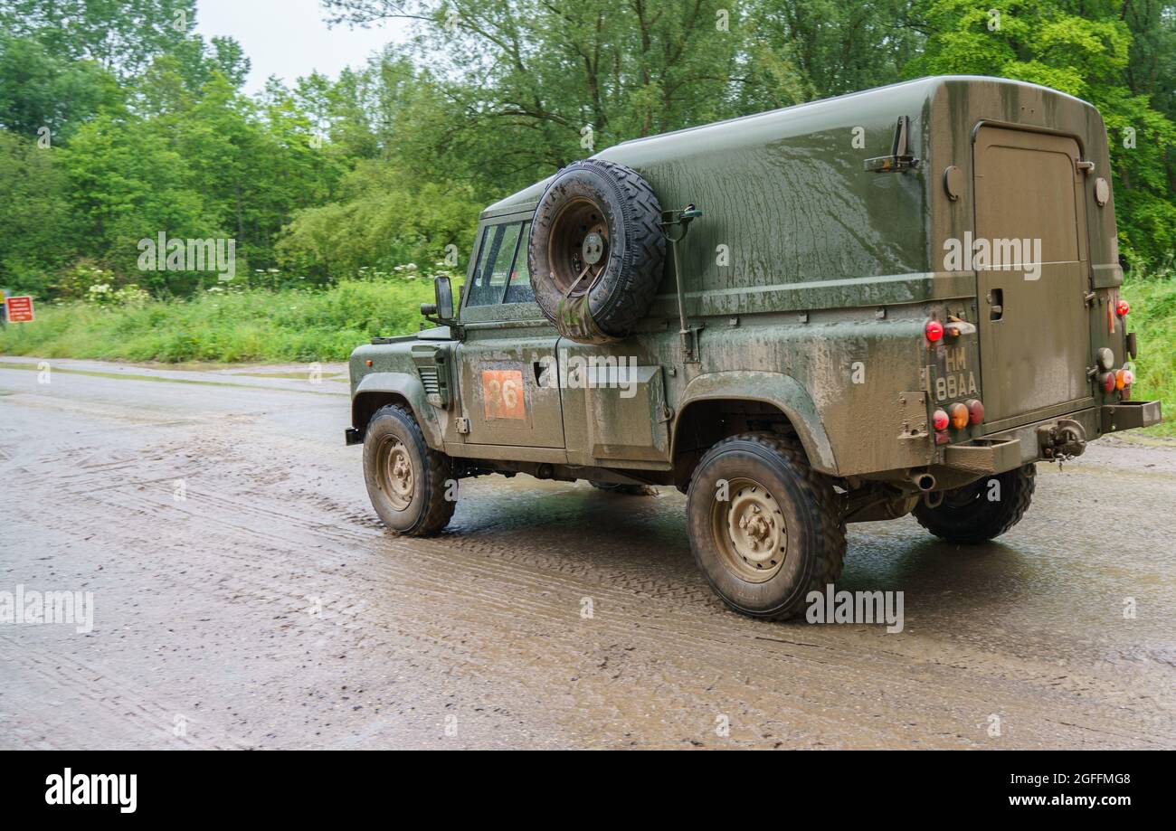 British army land rover hi-res stock photography and images - Alamy
