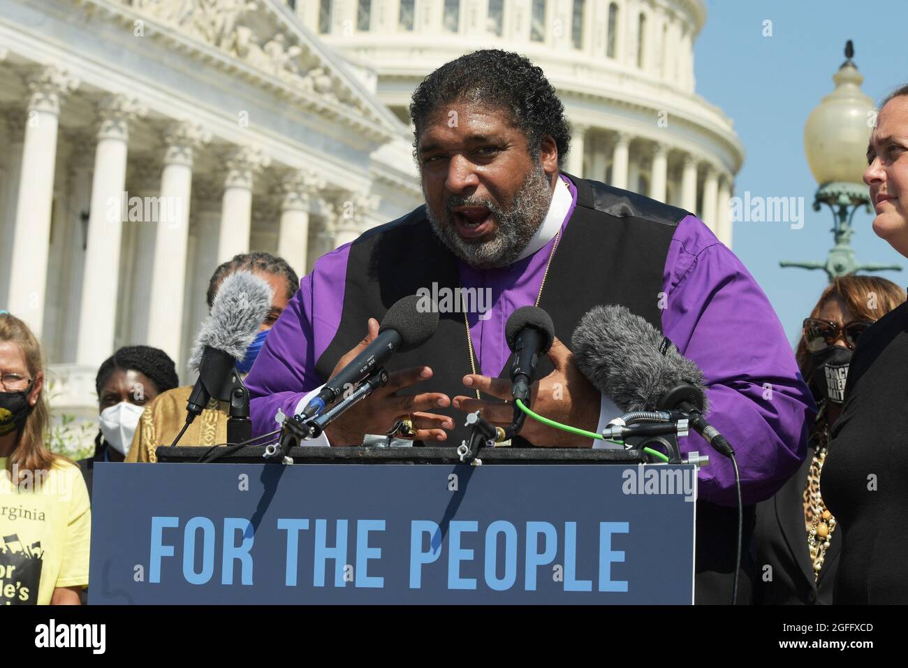 Rev triangle hi-res stock photography and images - Alamy