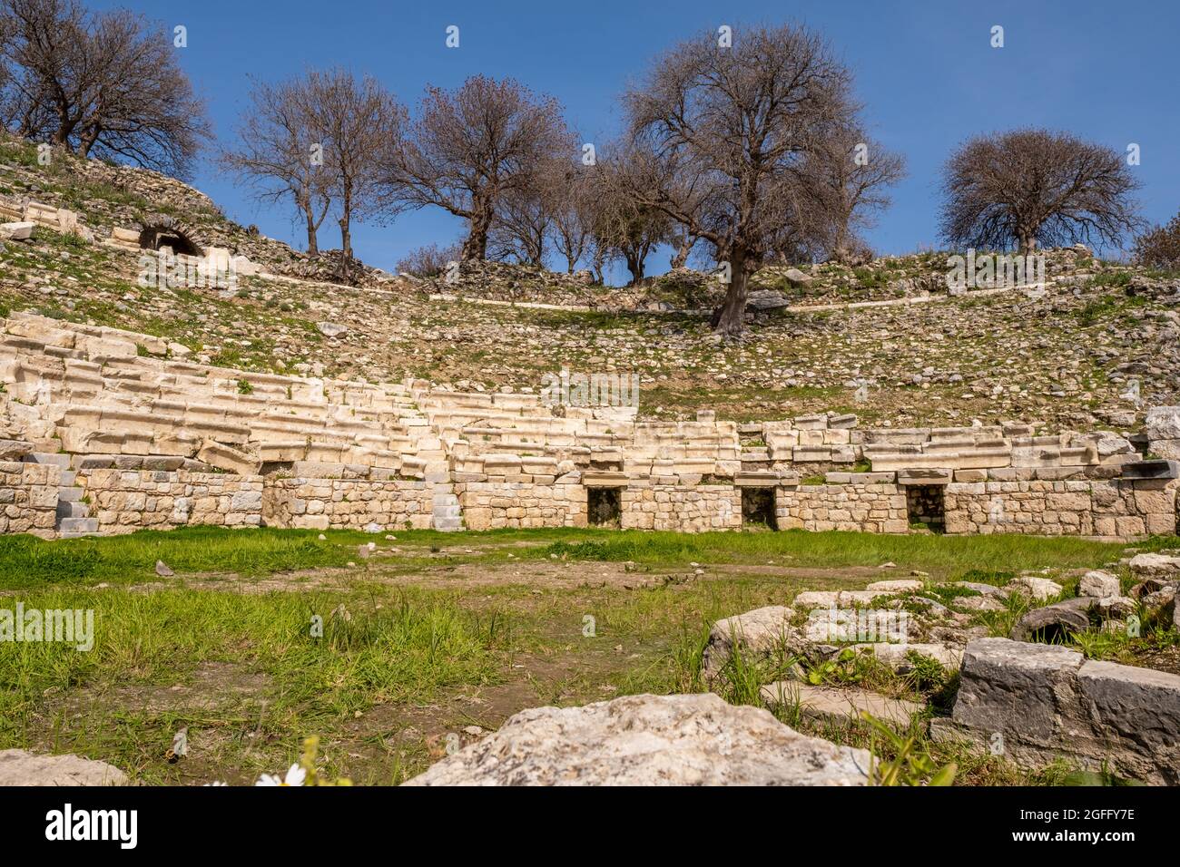 Ancient greek stone stairs hi-res stock photography and images - Alamy