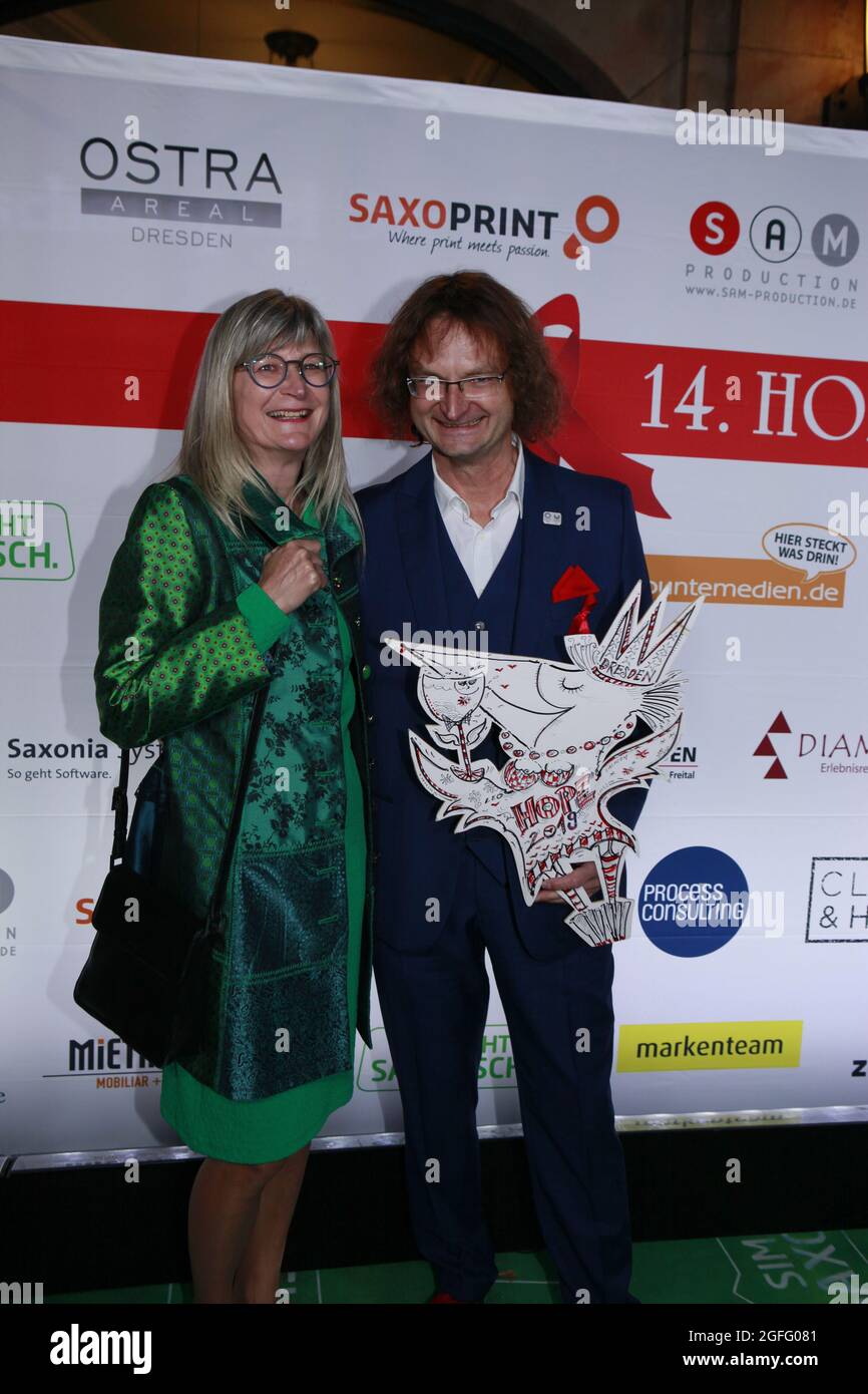 Kay LEO Leonhardt mit Partnerin Gaby Bachmann bei der 14. Hope Gala ...