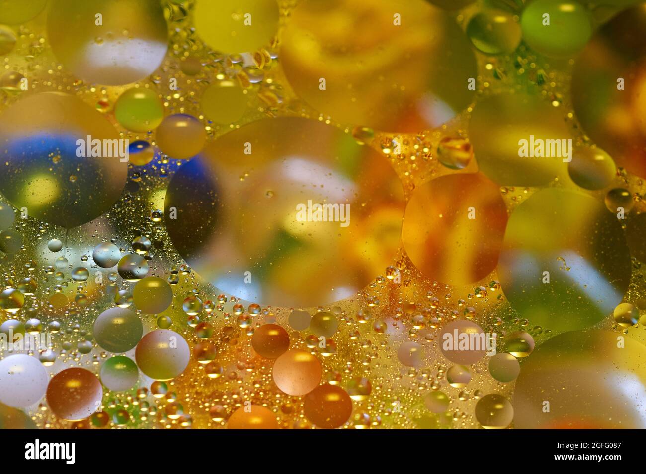 Abstract irregular water drops hi-res stock photography and images - Alamy
