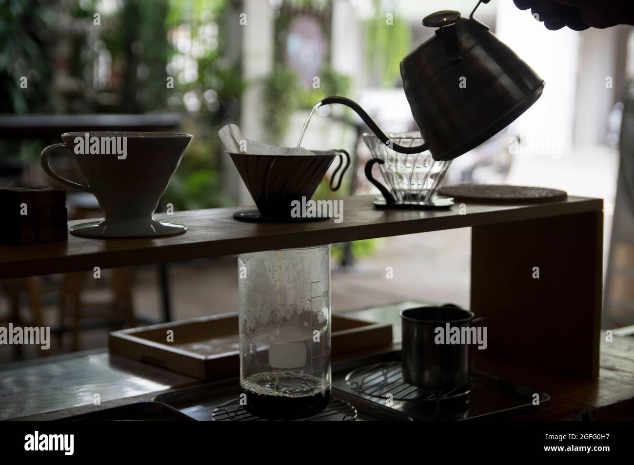 V60 cafe hi-res stock photography and images - Alamy