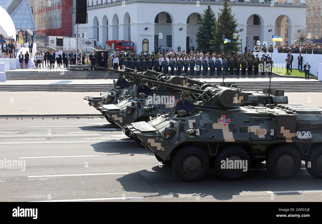 Non Exclusive: KYIV, UKRAINE - AUGUST 24, 2021 - Servicemen of the 95th ...