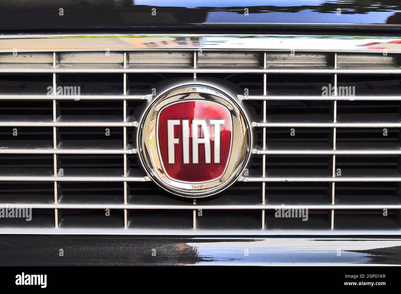 Shiny fiat logo hi-res stock photography and images - Alamy
