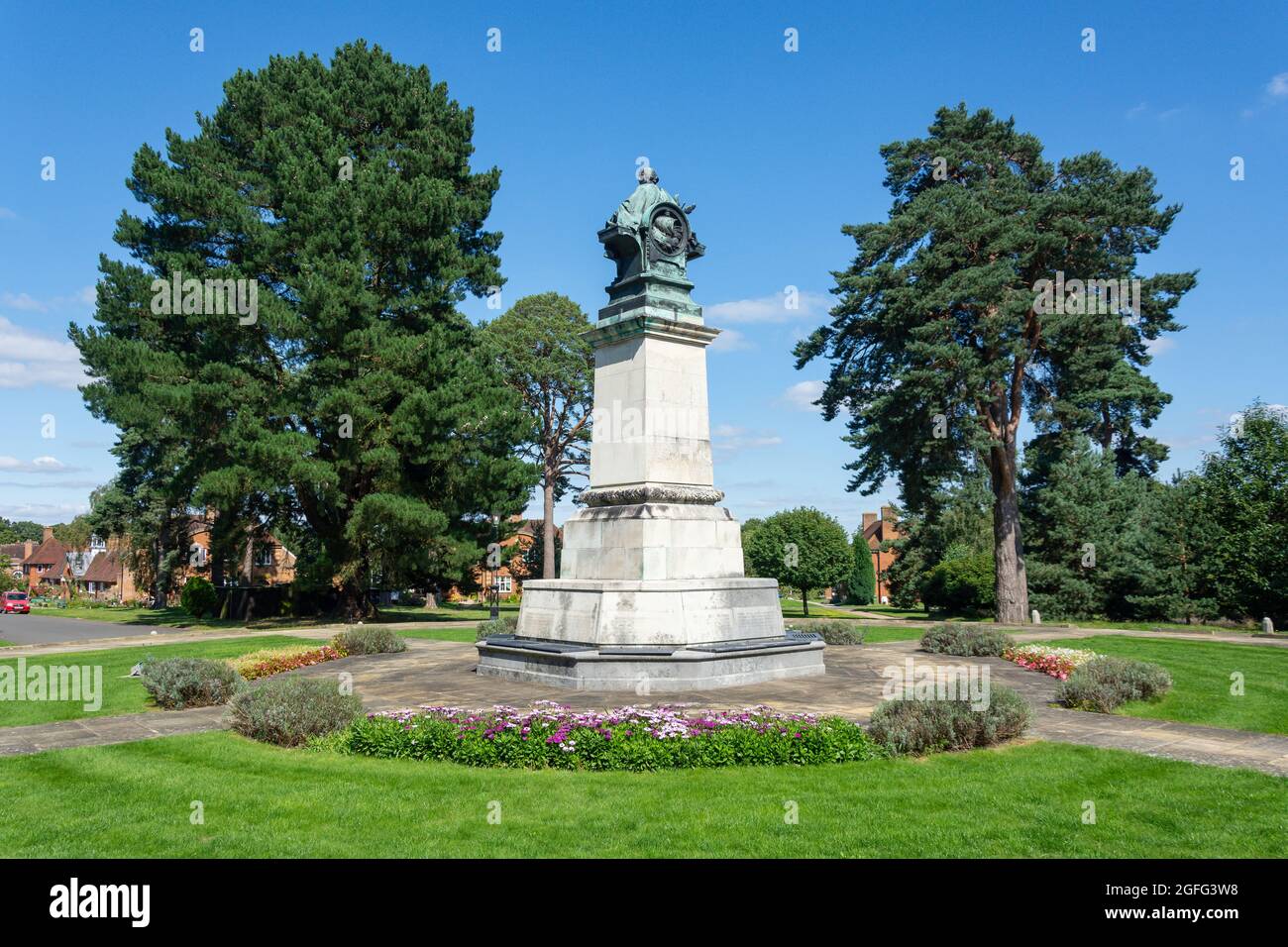 William Whiteley Memorial, South Avenue, Whiteley Village, Hersham ...