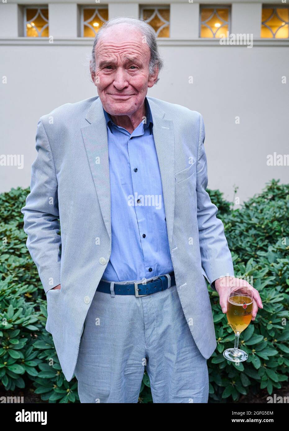 Berlin, Germany. 25th Aug, 2021. Actor Michael Mendl stands in the ...