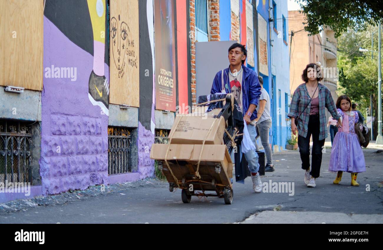 EVERYTHING WILL BE FINE, (aka TODO VA A ESTAR BIEN), from left: Manuel ...