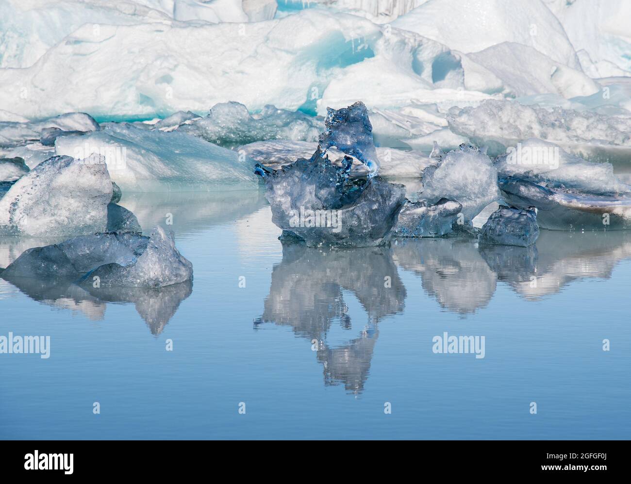 Jokulsarlon Glacier Lagoon in south Iceland on a sunny spring day Stock ...