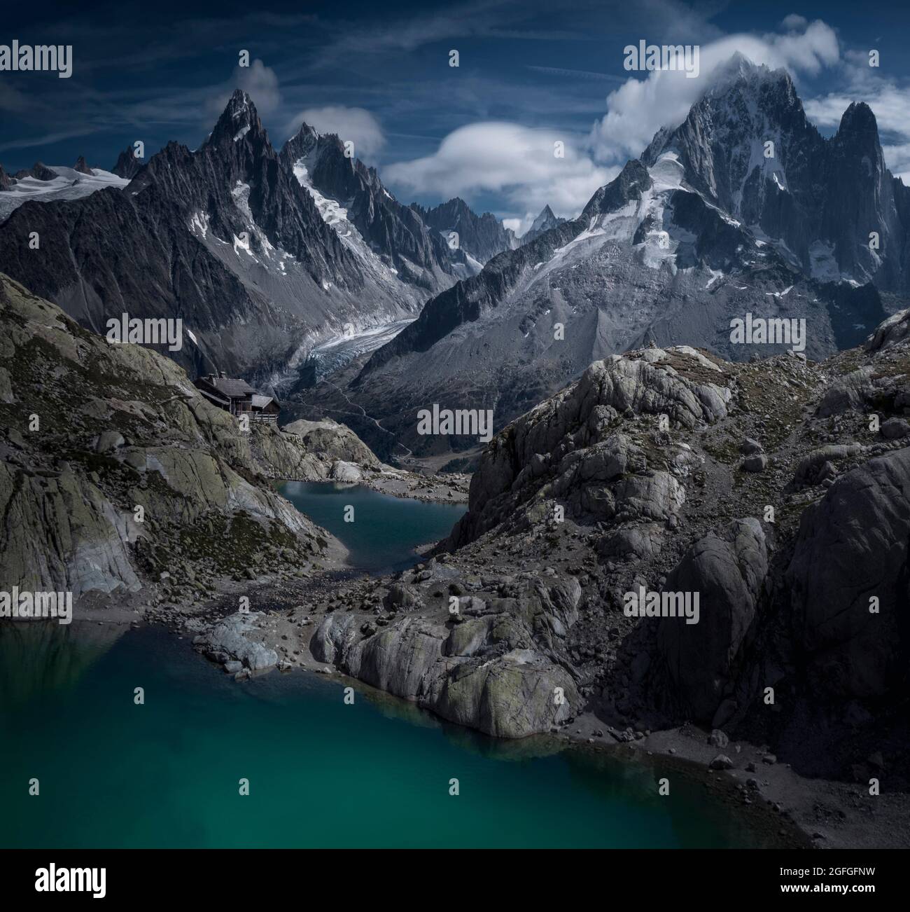 Tall mountain peaks hi-res stock photography and images - Alamy