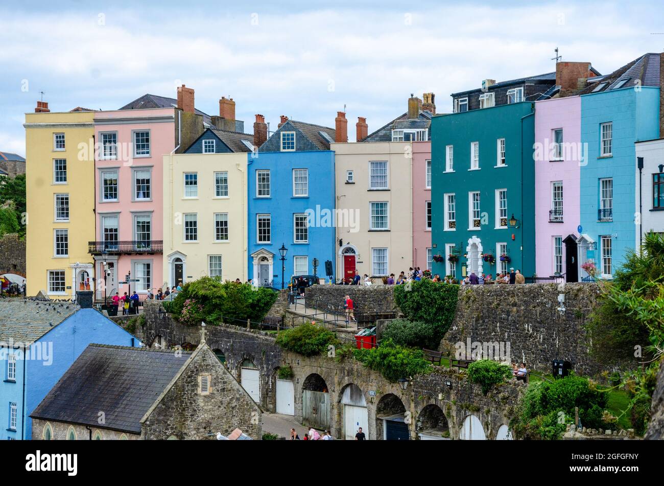 Tenby street hi-res stock photography and images - Alamy