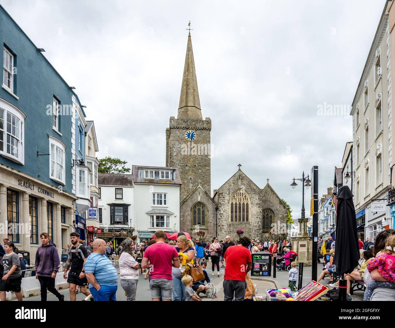 St julian’s tenby hi-res stock photography and images - Alamy