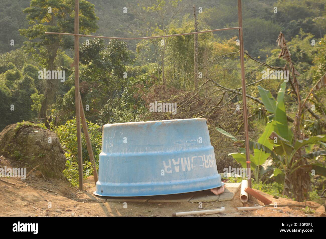 upside down water tank - Brazilian Stock Photo - Alamy