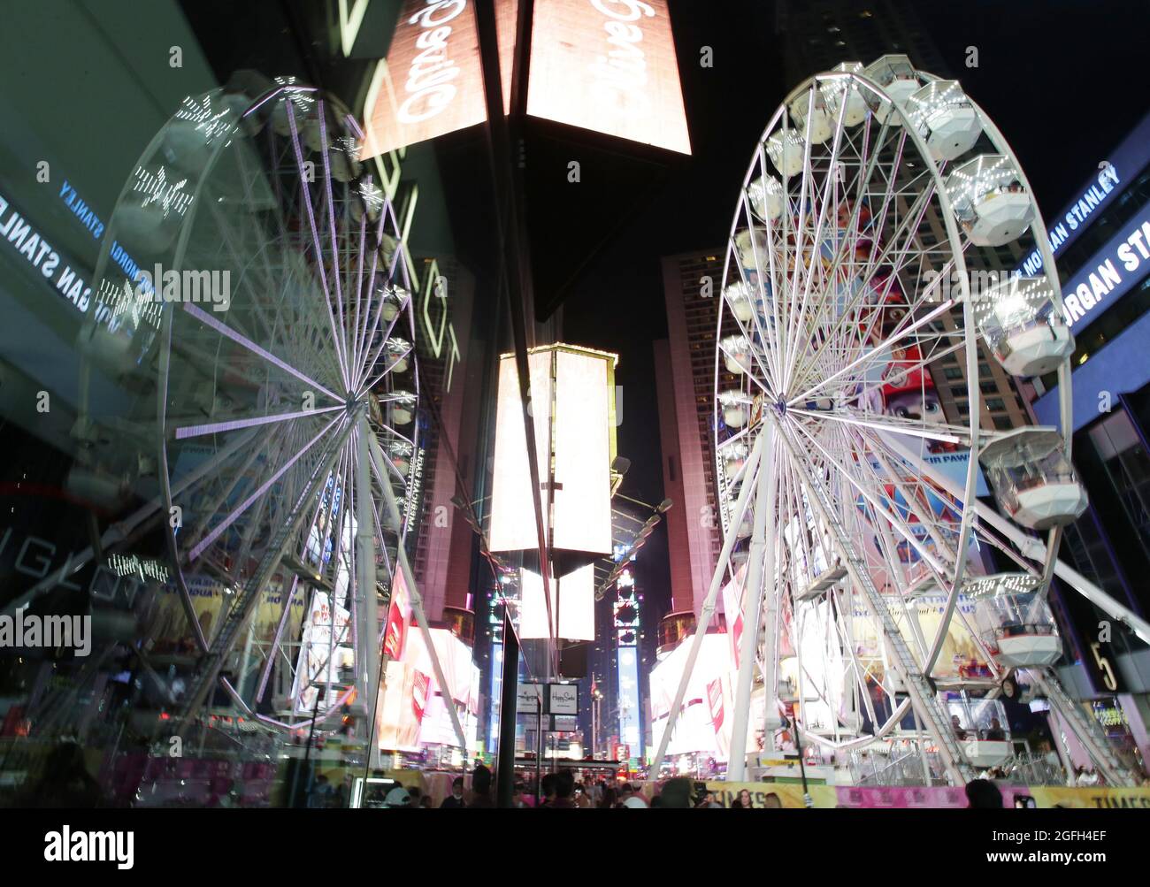 New York, United States. 25th Aug, 2021. A limited-time Ferris Wheel ...
