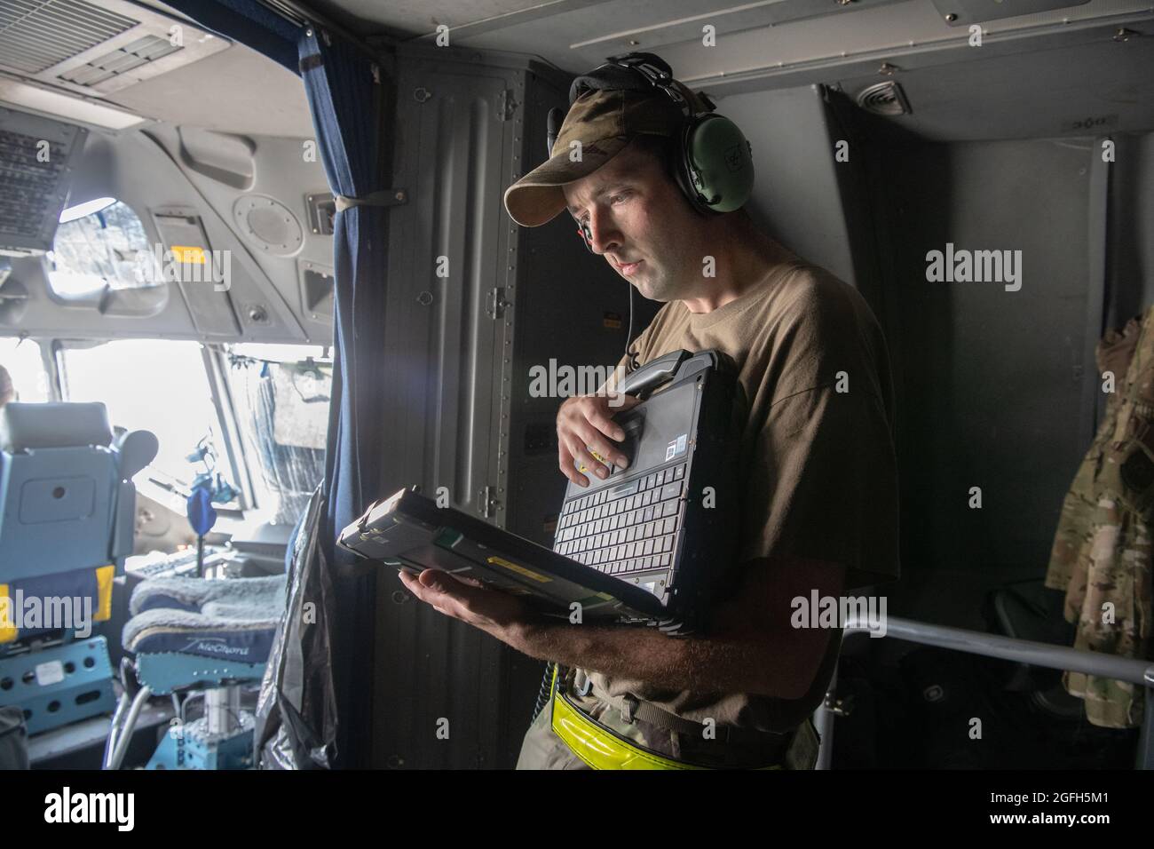 Flying crew chief hi-res stock photography and images - Alamy