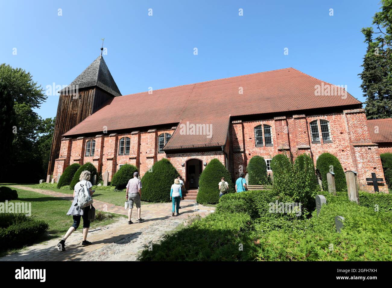 Prerow, Germany. 23rd Aug, 2021. The 18th century sailor's church is ...