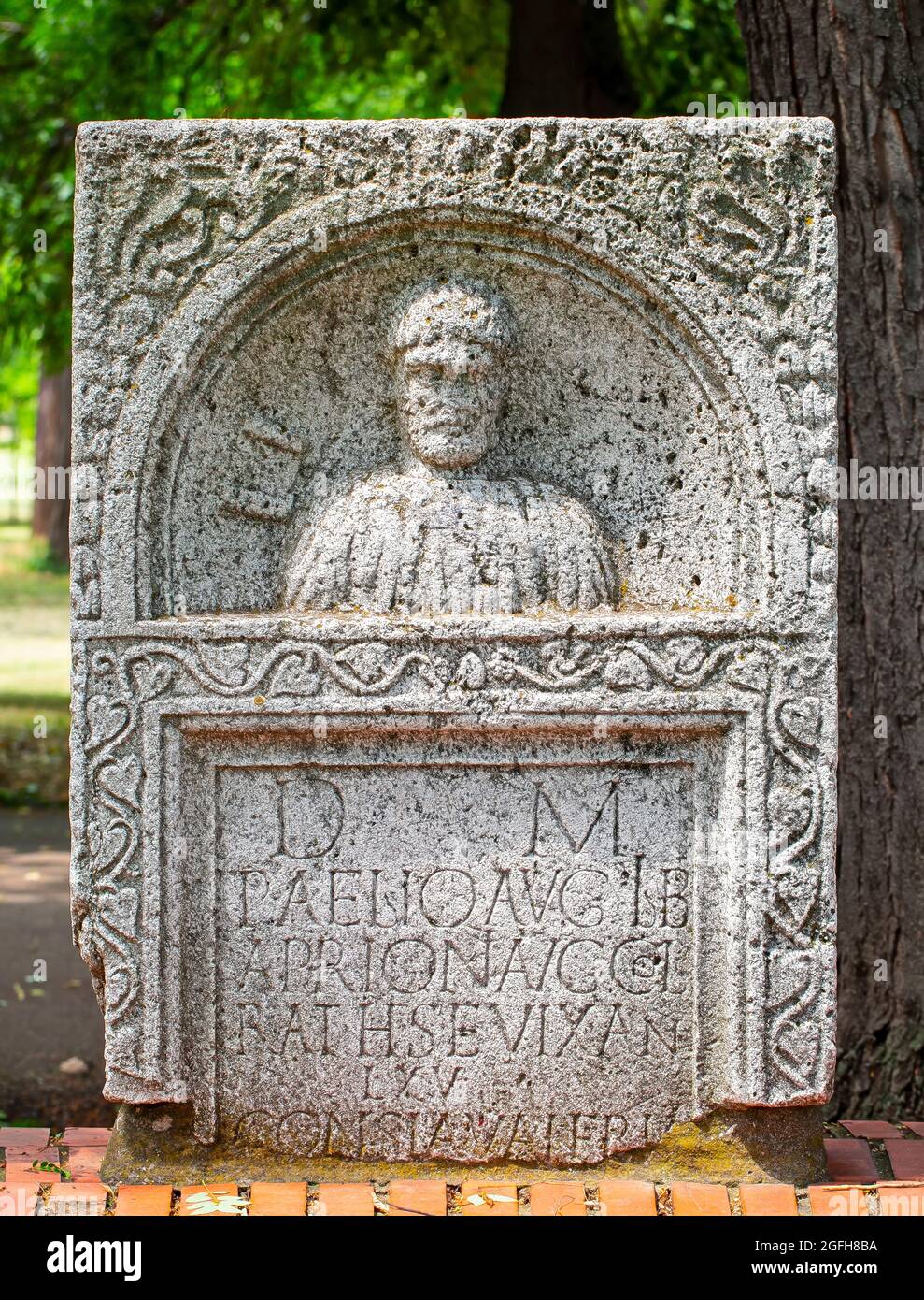Roman tombstones hi-res stock photography and images - Alamy