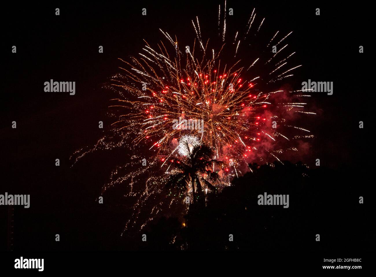 Honolulu hawaii fireworks hi-res stock photography and images - Alamy