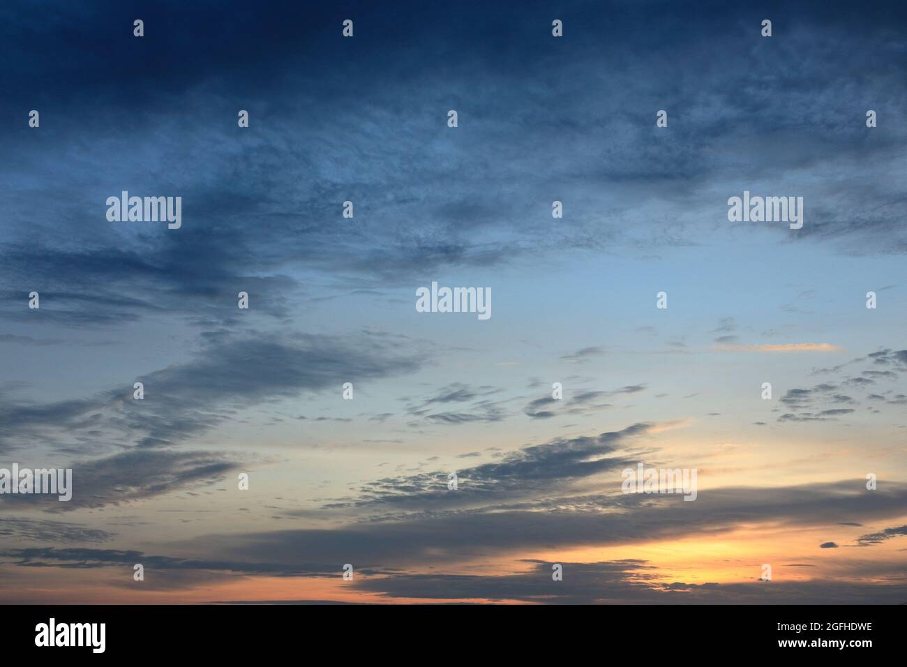 Photo set of clouds in the morning, at sunrise And changing the color ...