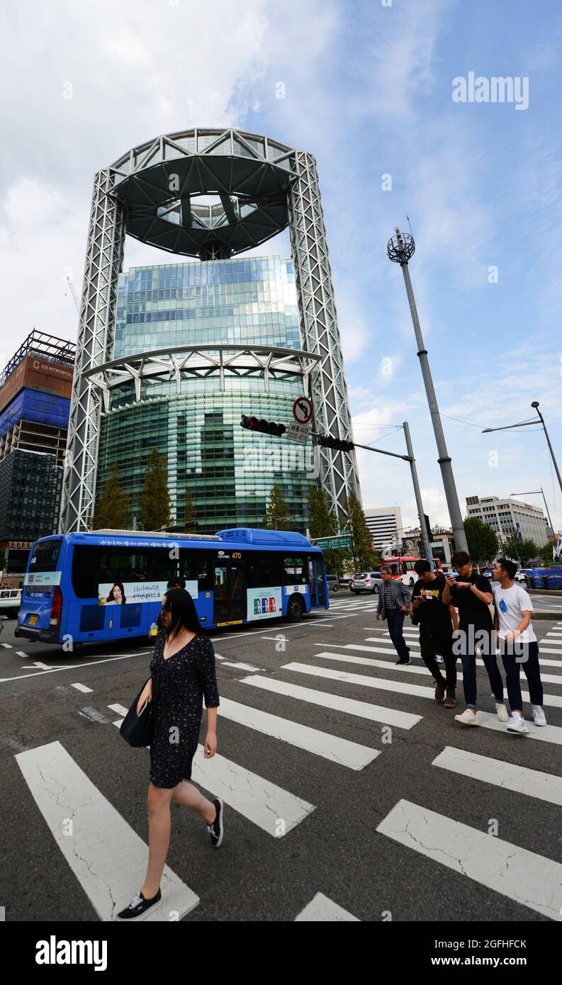 The iconic Jongno tower in Seoul, South Korea Stock Photo - Alamy