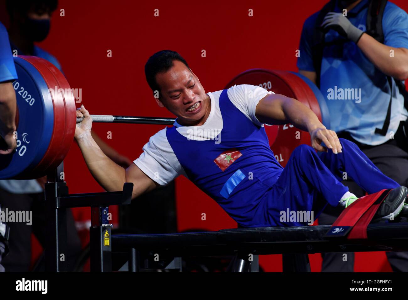 Tokyo, Japan. 26th Aug, 2021. Van Cong Le (VIE) Powerlifting : Men's ...