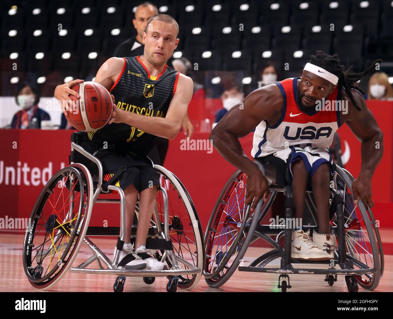 Matt thomas and scott thomas hi-res stock photography and images - Alamy