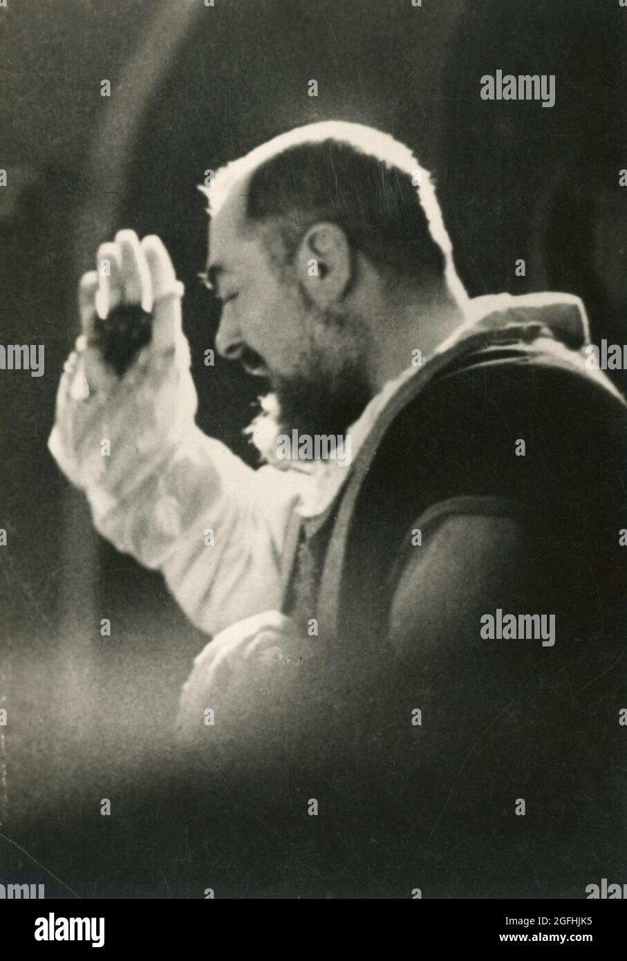 Italian friar Padre Pio serving mass, Foggia, Italy 1944 Stock Photo ...