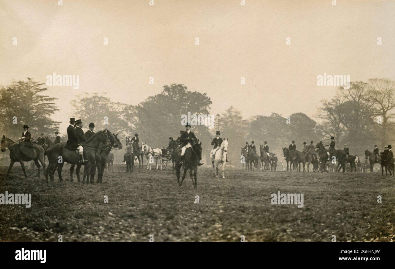 Horse riders in the countryside for fox hunting, UK 1908 Stock Photo ...