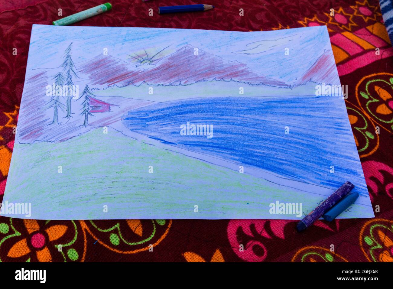 Kids drawing house hi-res stock photography and images - Alamy