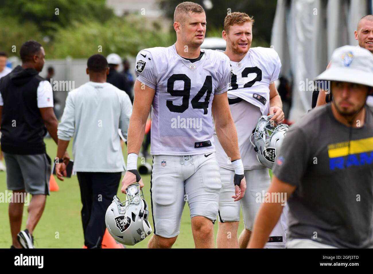 Carl nassib raiders hi-res stock photography and images - Alamy