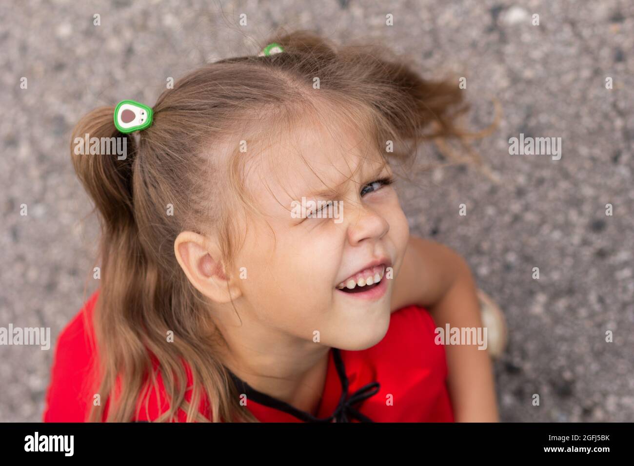 One eye looking at camera hi-res stock photography and images - Alamy