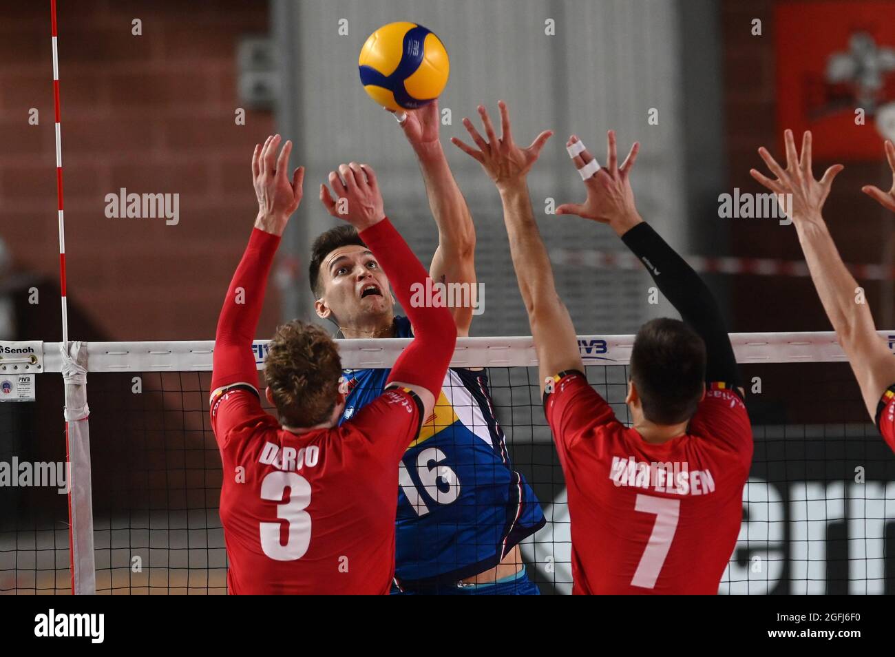 Yuri romano volleyball hi-res stock photography and images - Alamy