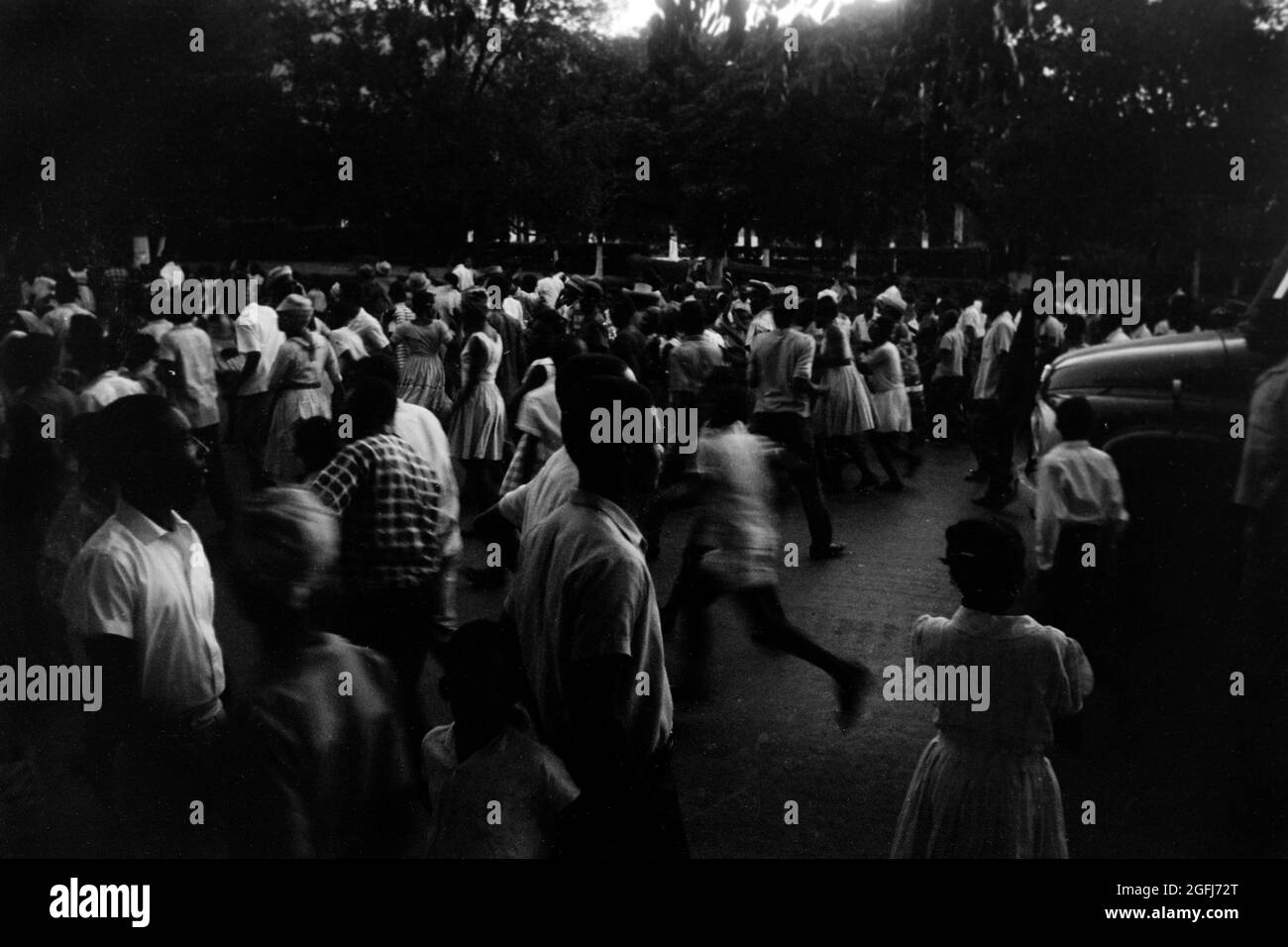 Menschenmenge in Port-au-Prince, Haiti, 1966. Crowd in Port-au-Prince ...