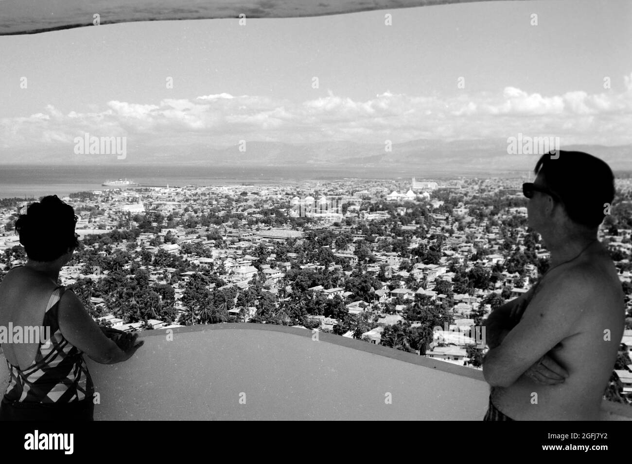 Stadtansicht vom Hotel Castel Haiti, Port-au-Prince, 1967. City view ...