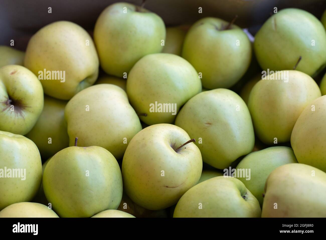 Mini apples hi-res stock photography and images - Alamy