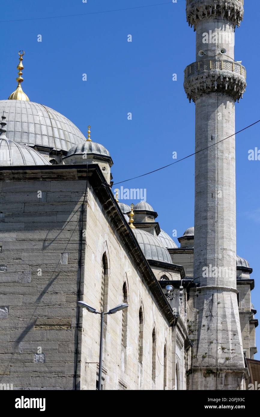 The New Mosque originally named the Valide Sultan Mosque in Istanbul ...