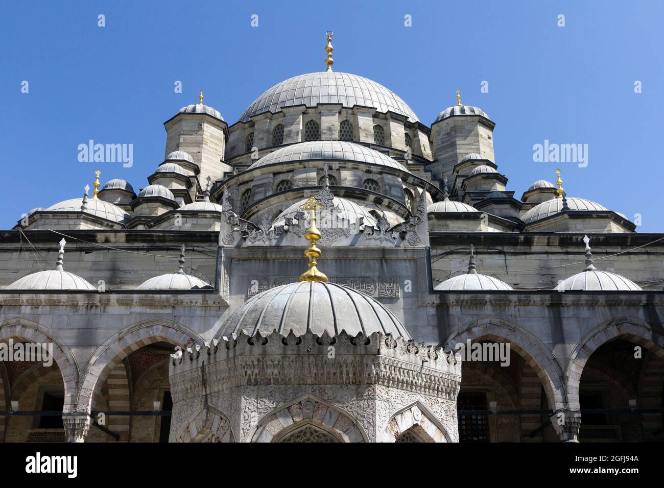 The New Mosque originally named the Valide Sultan Mosque in Istanbul ...