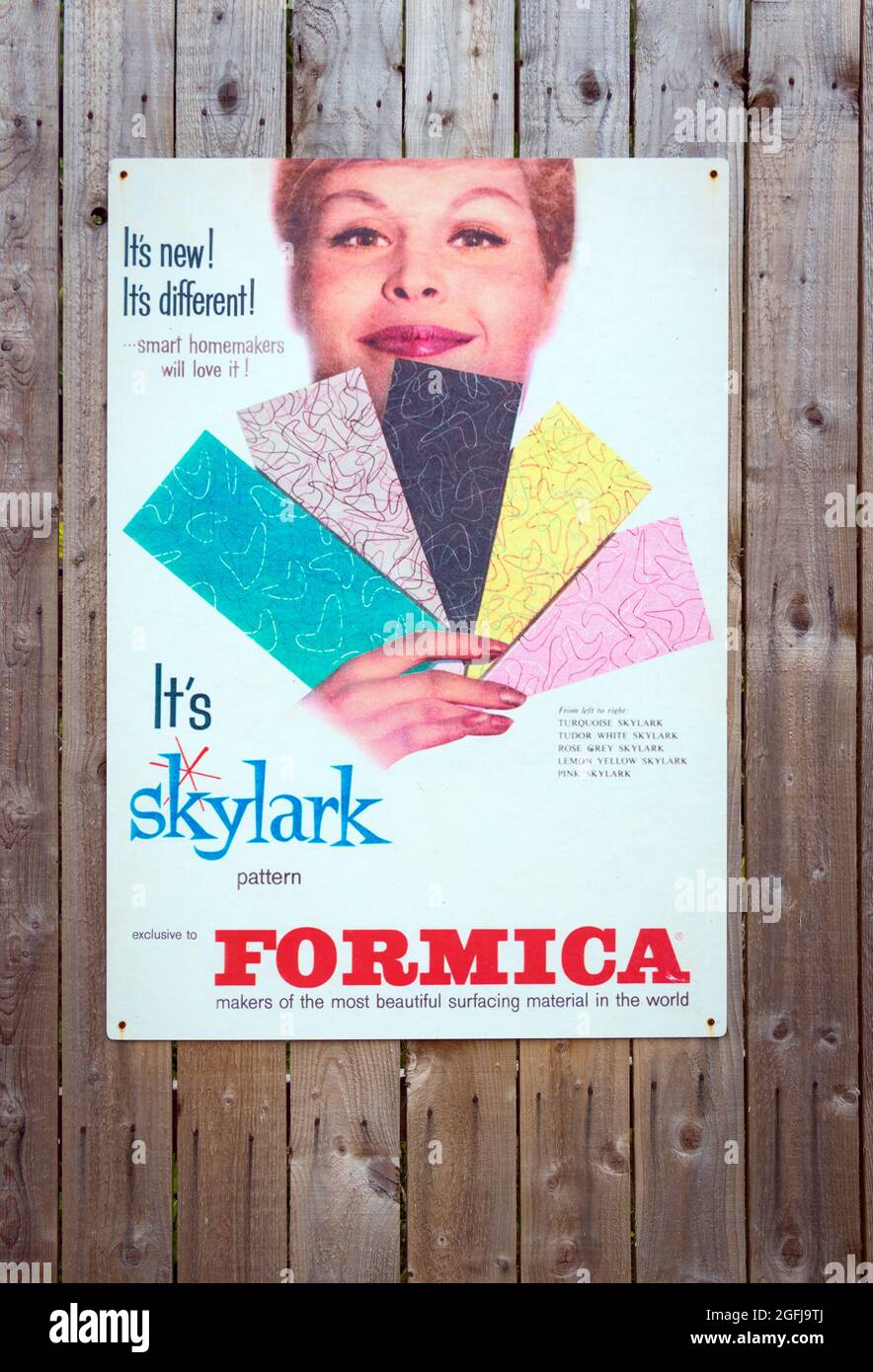 Skylark forrmica hi-res stock photography and images - Alamy