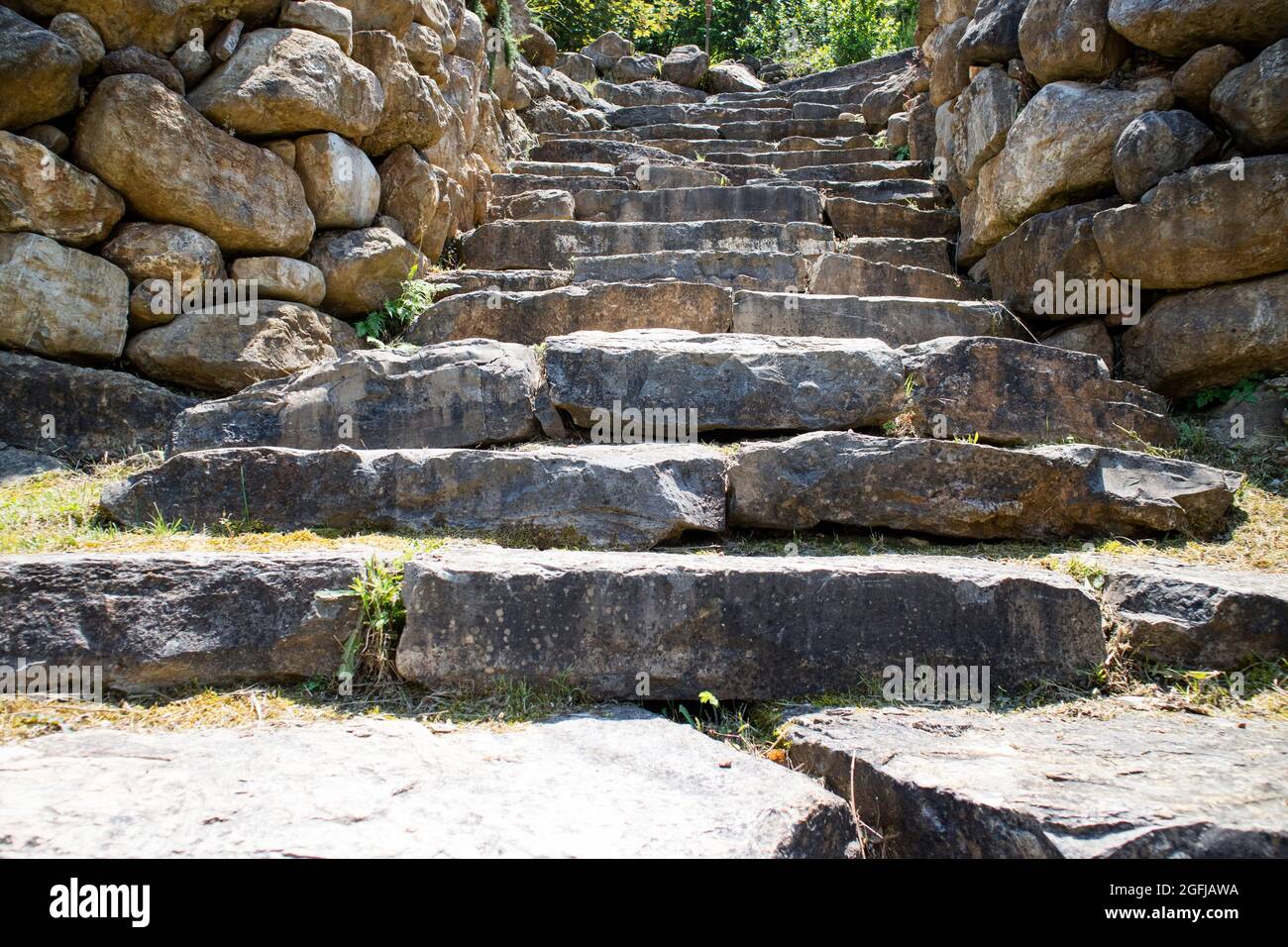 Overlapping stone hi-res stock photography and images - Alamy