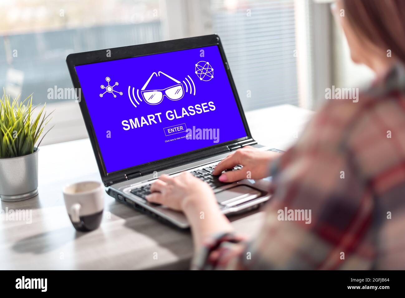 Laptop screen displaying a smart glasses concept Stock Photo - Alamy